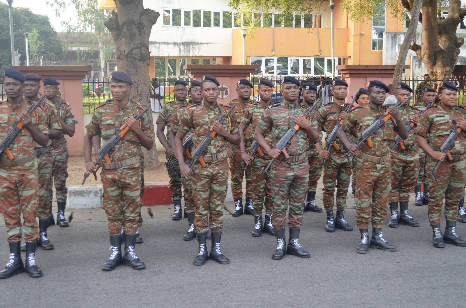 L’armée béninoise honore la mémoire des martyrs - 24 HEURES AU BENIN