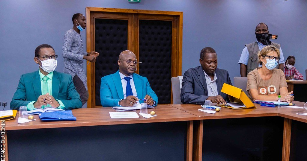 Loi-cadre sur la formation professionnelle soumise aux PTF - 24 HEURES ...