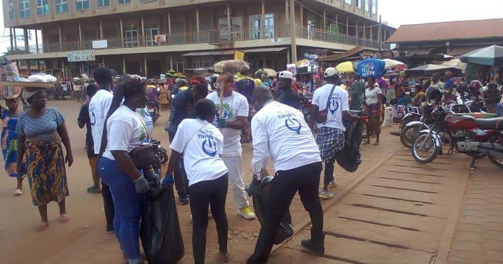 Spiro célèbre l’évènement à travers une caravane sur l’axe Cotonou ...